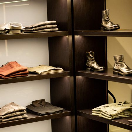 Ari’s First L.A. Store Brings Bespoke Men’s Suits, Cashmere, & More to ...
